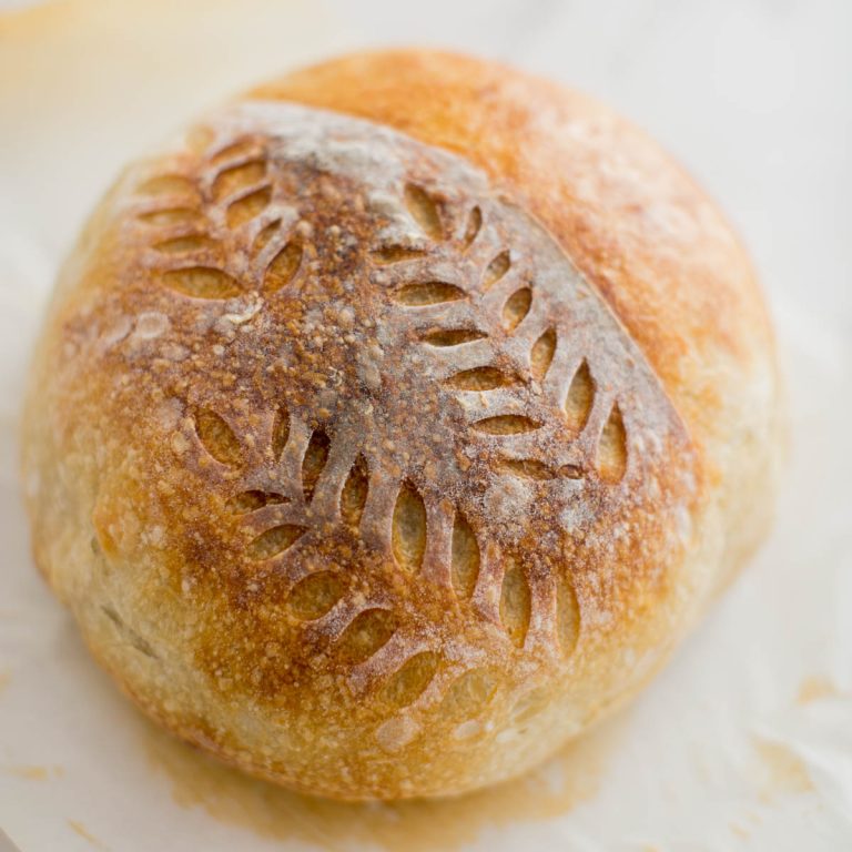 How To Score Sourdough Bread (Tips For Beginners)